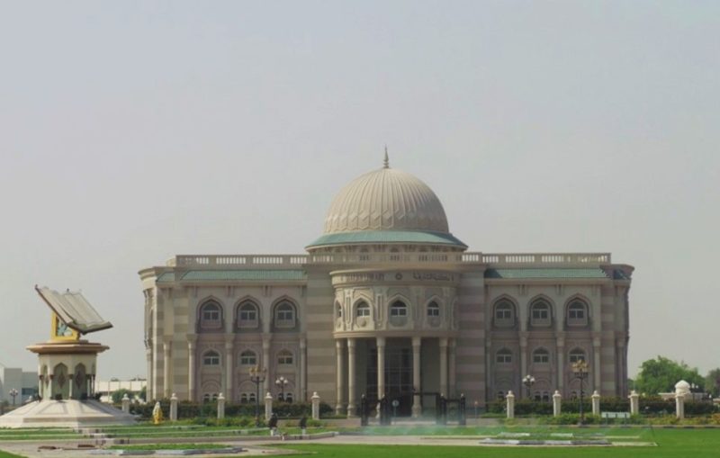 Sharjah Public Library Offers 6 million Books to Readers Worldwide ...